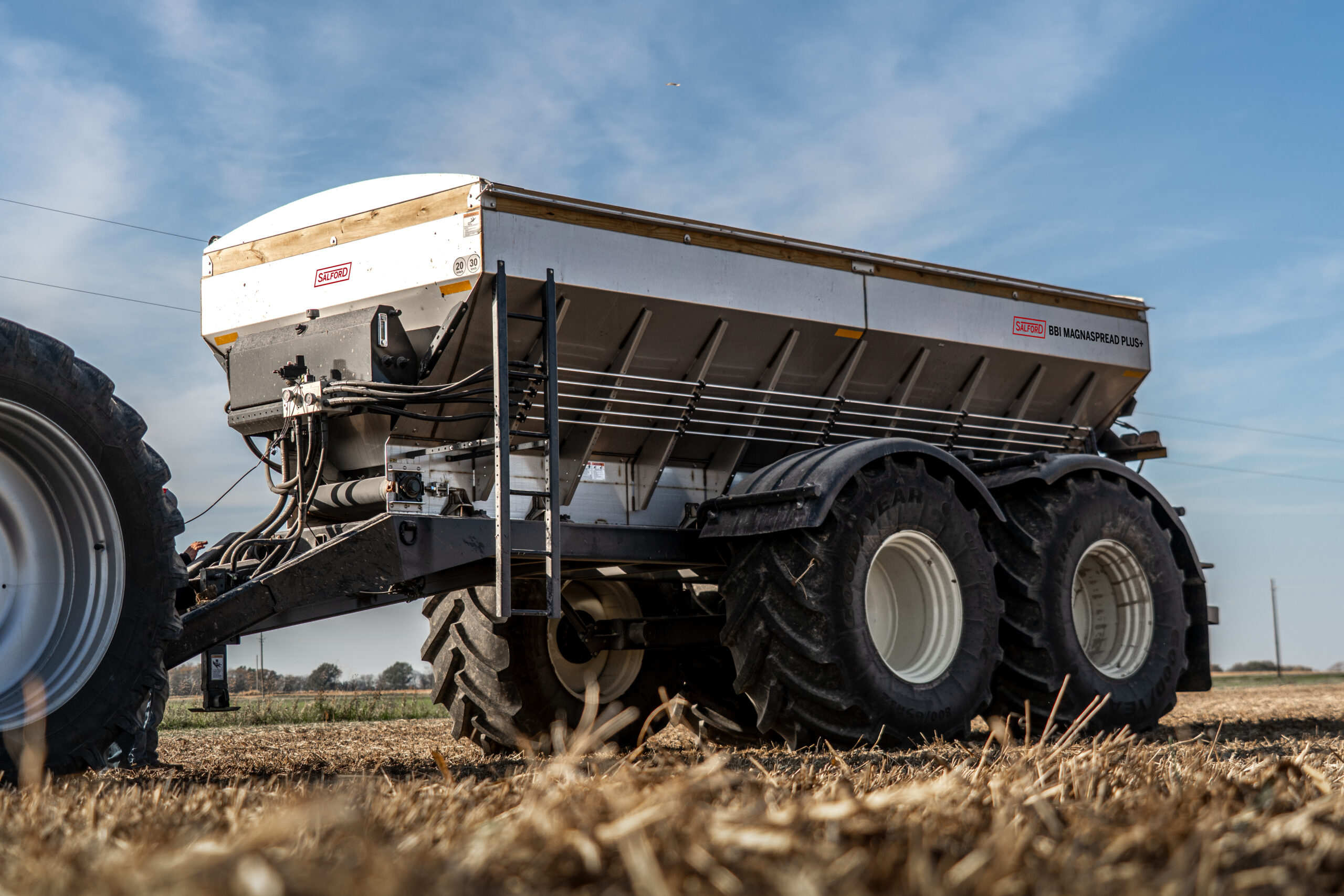 MagnaSpread PLUS+ Spinner Spreader - Salford Group Inc.