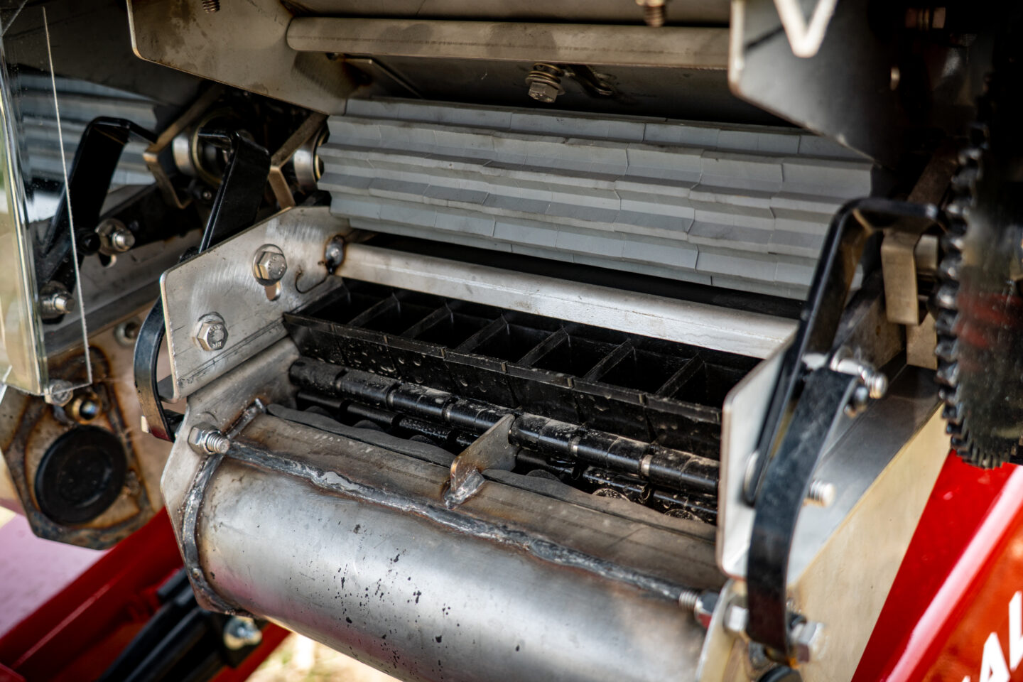 56N Series Mounted Cover Crop Seeder - Salford Group Inc.